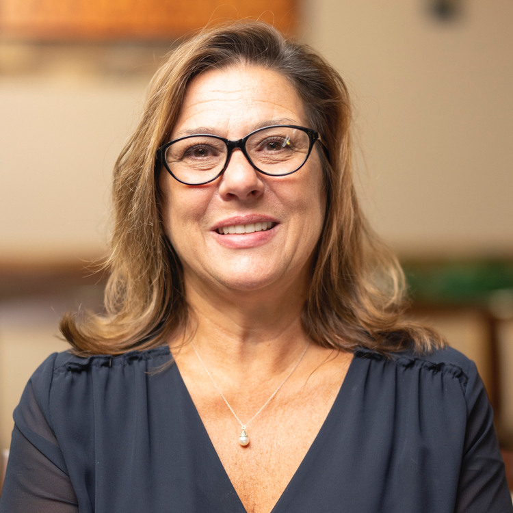 Tina | Innovative Implant and Oral Surgery